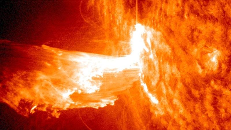 La NASA anticipa que una fuerte llamarada solar impactará al planeta ...