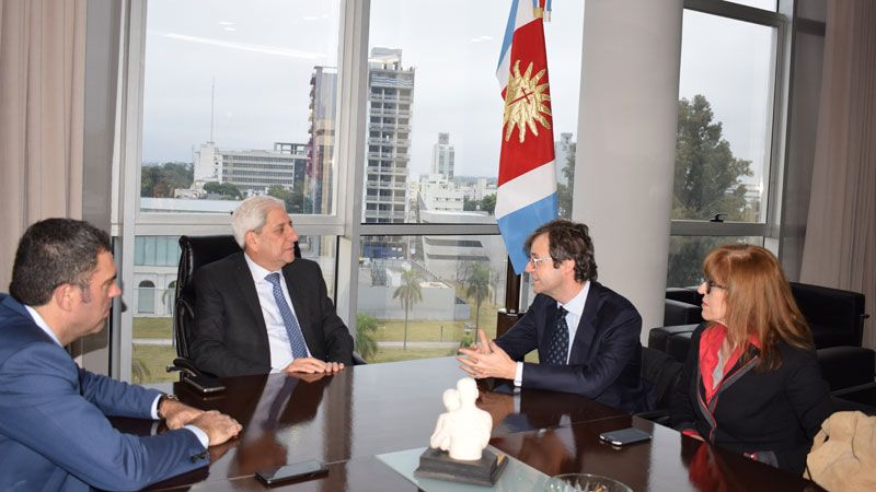 Neder recibió al Cónsul italiano por el proyecto Italia en 24 - Diario ...