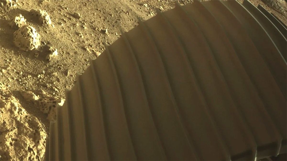 La NASA mostró las primeras fotos en color de Marte que envió el ...