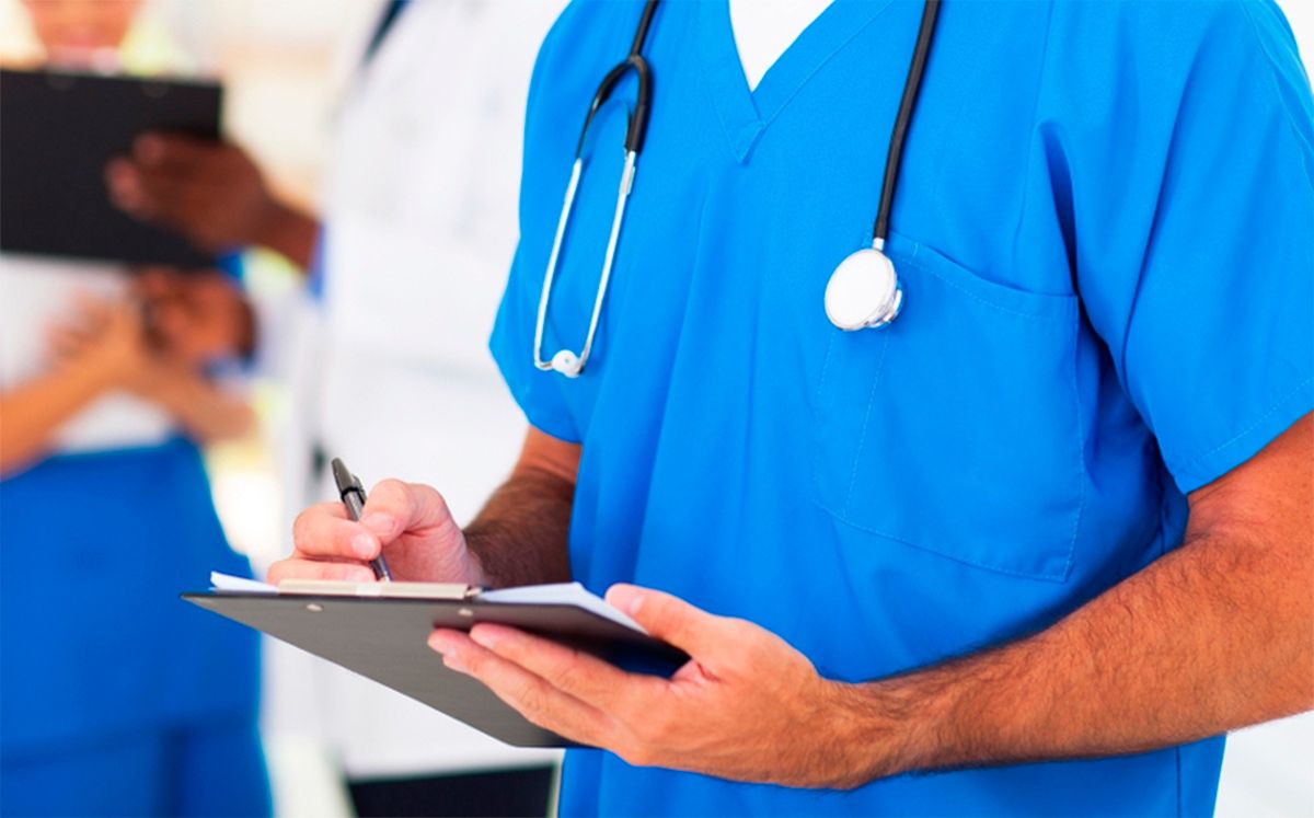 Lo tienes que ver: la imagen de un enfermero tras un año en pandemia ...