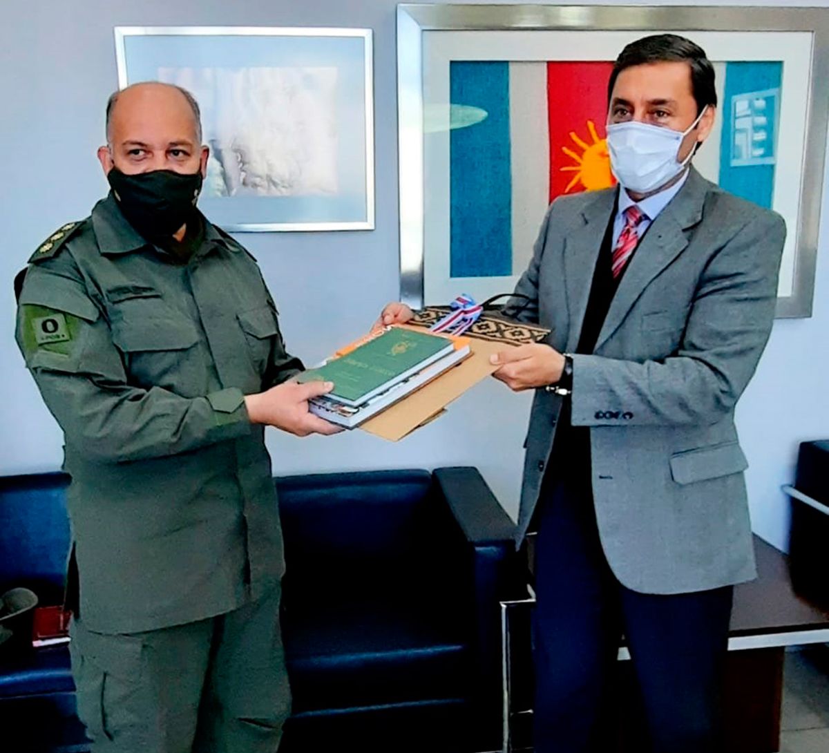 Silva Neder recibió a la jefatura regional y local de Gendarmería ...