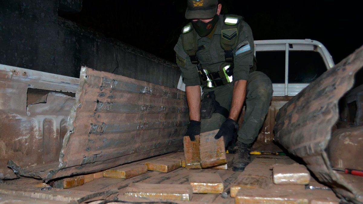 Gendarmería secuestra 175 kilos de cocaína en un taller mecánico de La ...