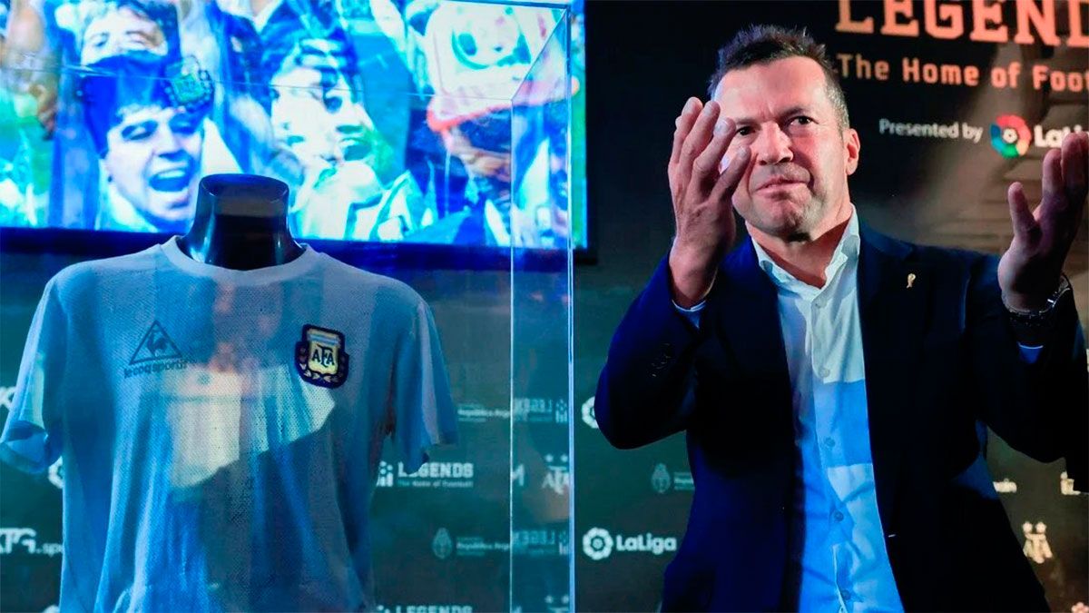 Gran gesto: Lothar Matthaus devolvió la camiseta que usó Maradona en la ...