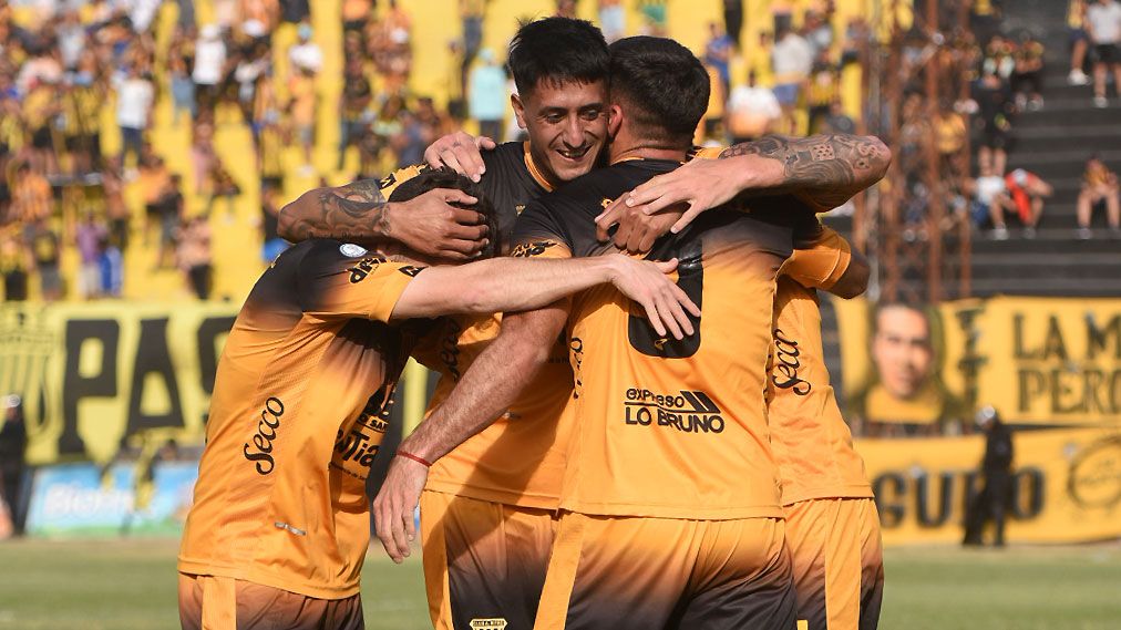 Mitre festejó ante Gimnasia de Jujuy de la mano de la Bestia Romero ...