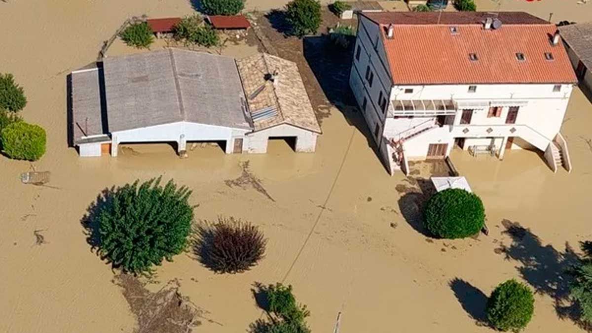 Una lluvia torrencial arrasó en dos horas el centro de Italia: hay 10 ...