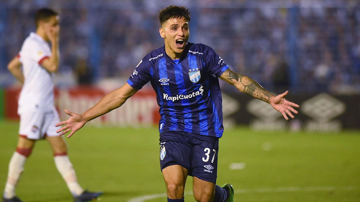 Atlético Tucumán festejó ante Estudiantes y volvió a la punta de la ...