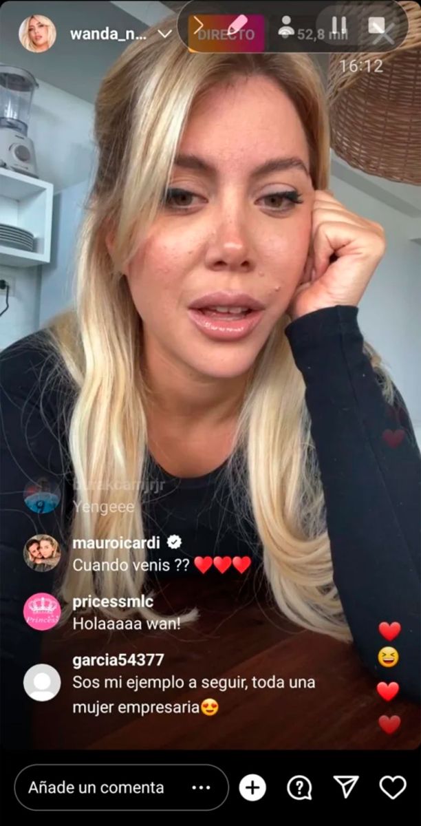 En medio de una transmisión en vivo Wanda Nara recibió un incómodo ...
