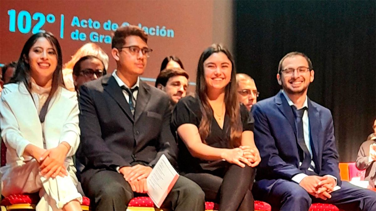 Histórico: se llevó a cabo el Acto de Colación de los primeros médicos ...
