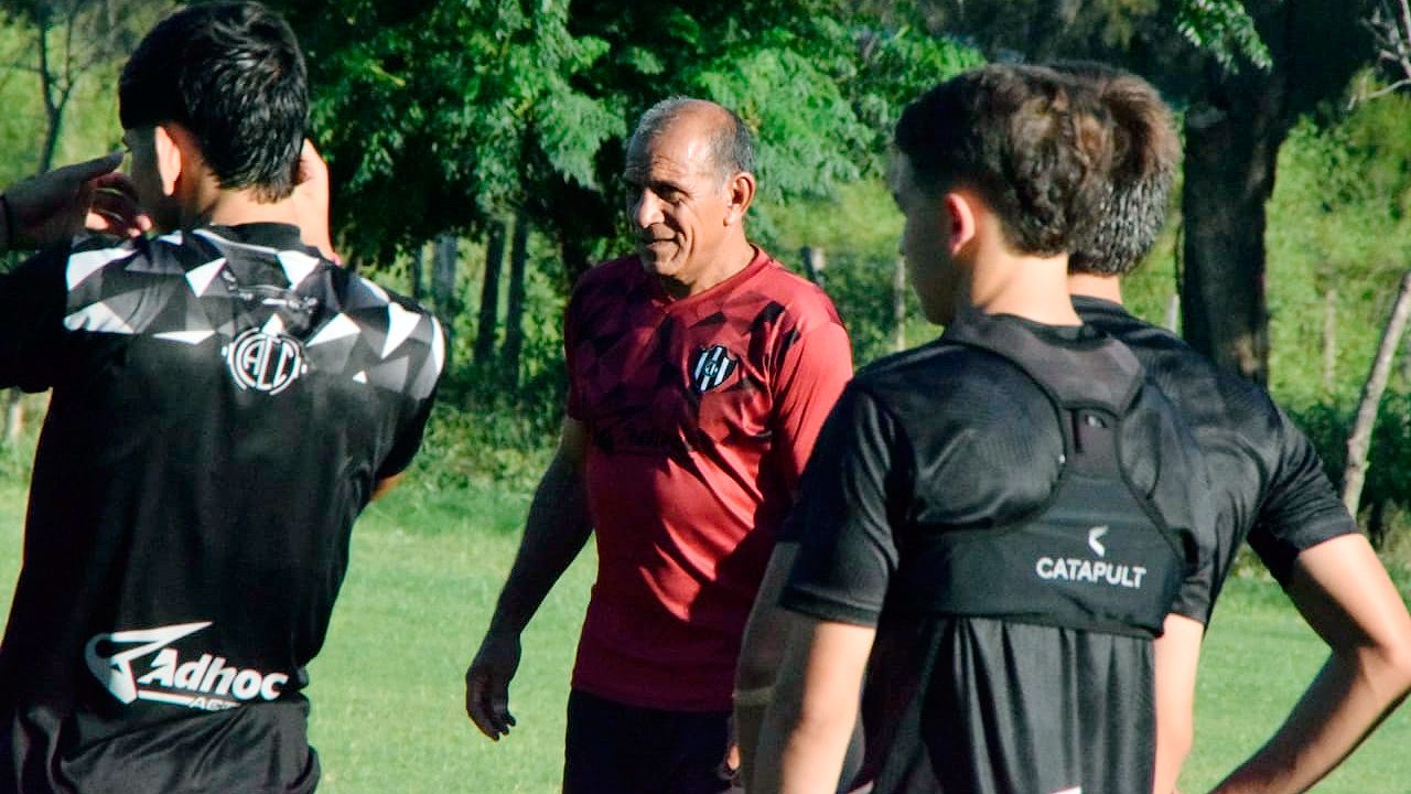 El Pollo Roldán asumió como nuevo entrenador de la Reserva de Central ...