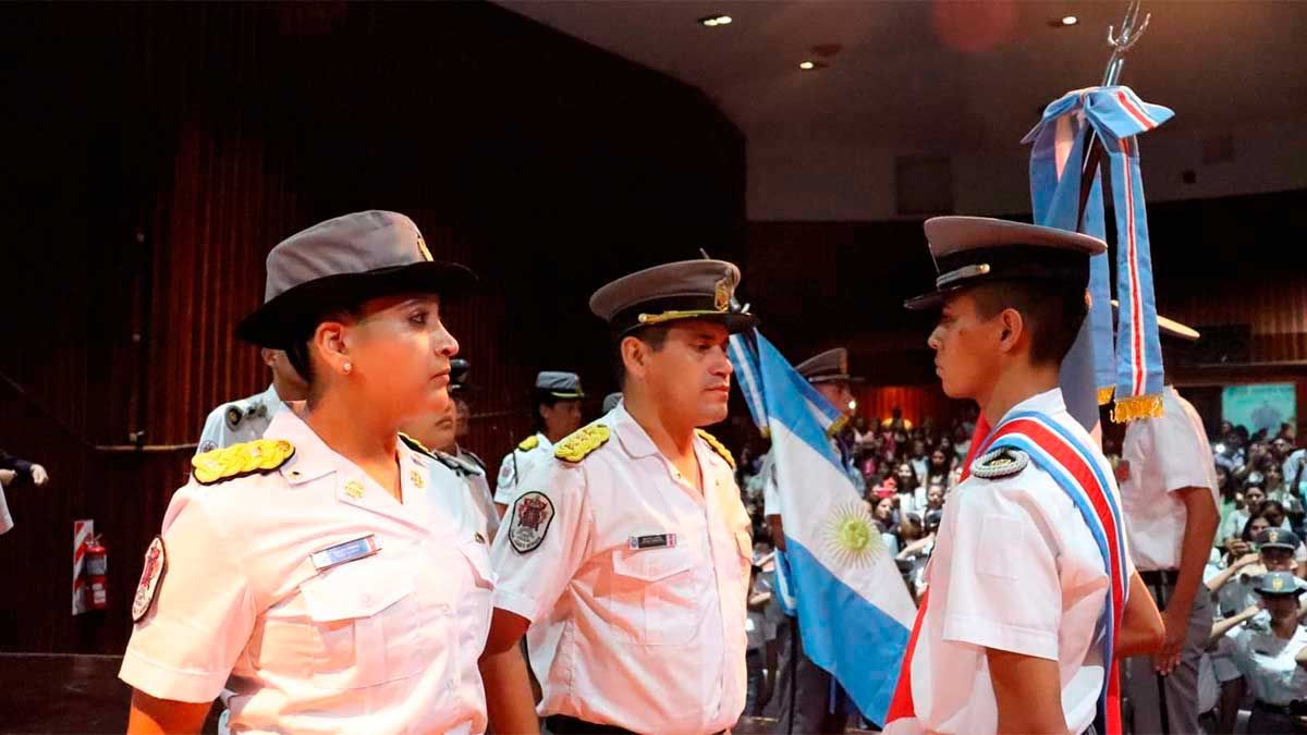 Se egresó la primera promoción mixta de cadetes del Liceo Policial ...
