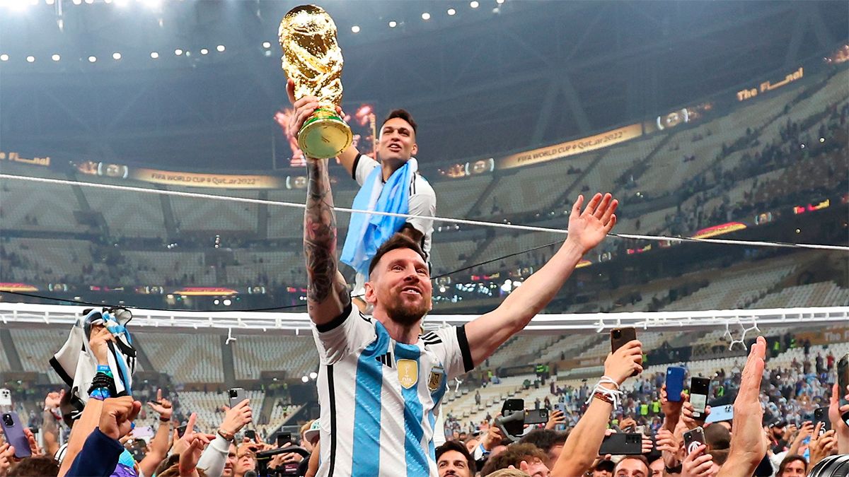 Messi, emocionado tras levantar la Copa: “Sufrimos un montón y lo ...