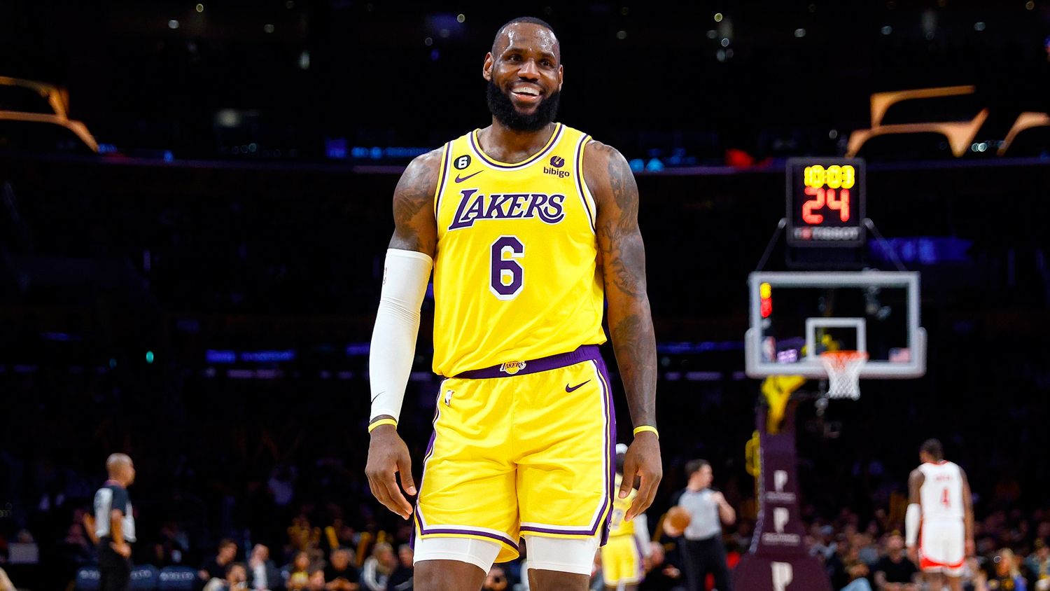 LeBron James y una brillante actuación para quedar a un paso se ser el ...