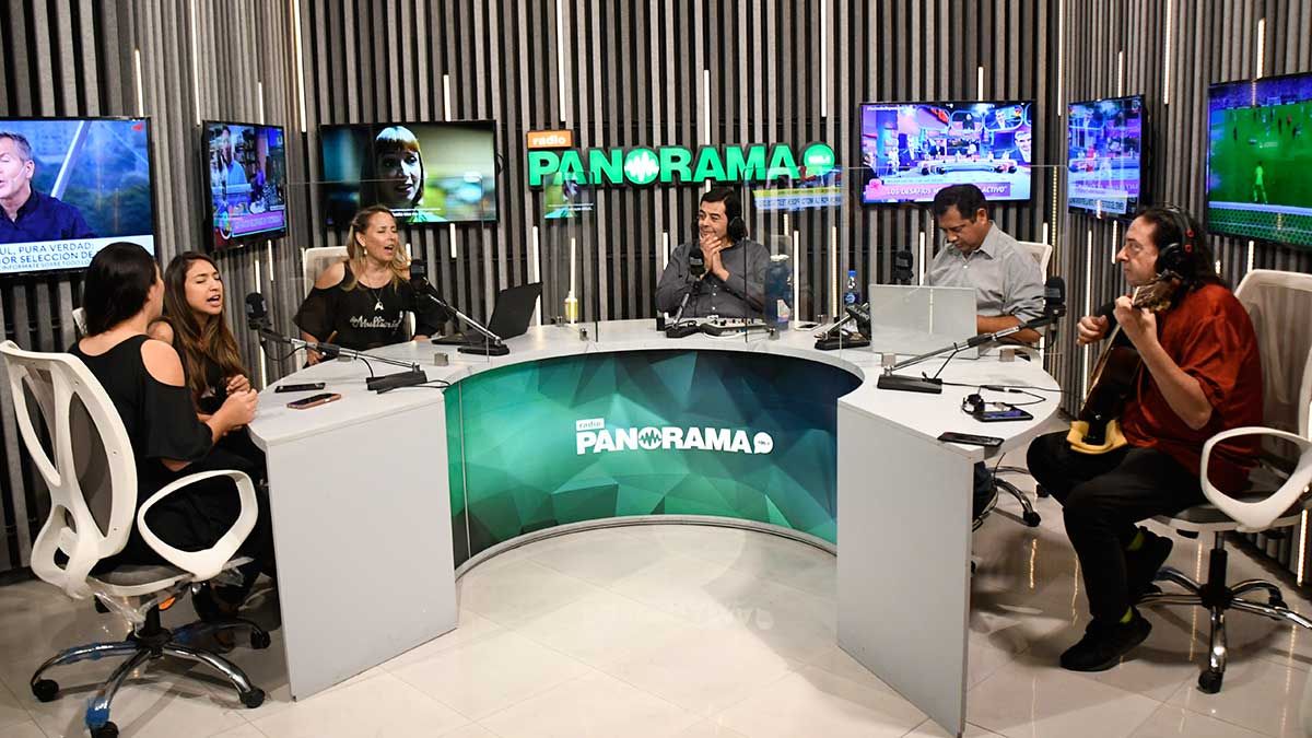 Antes de presentarse en el CCK, Las Mullieris visitaron Radio Panorama ...