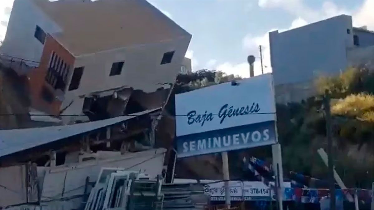 El impactante momento en el que colapsó un edificio en Tijuana, vecinos ...