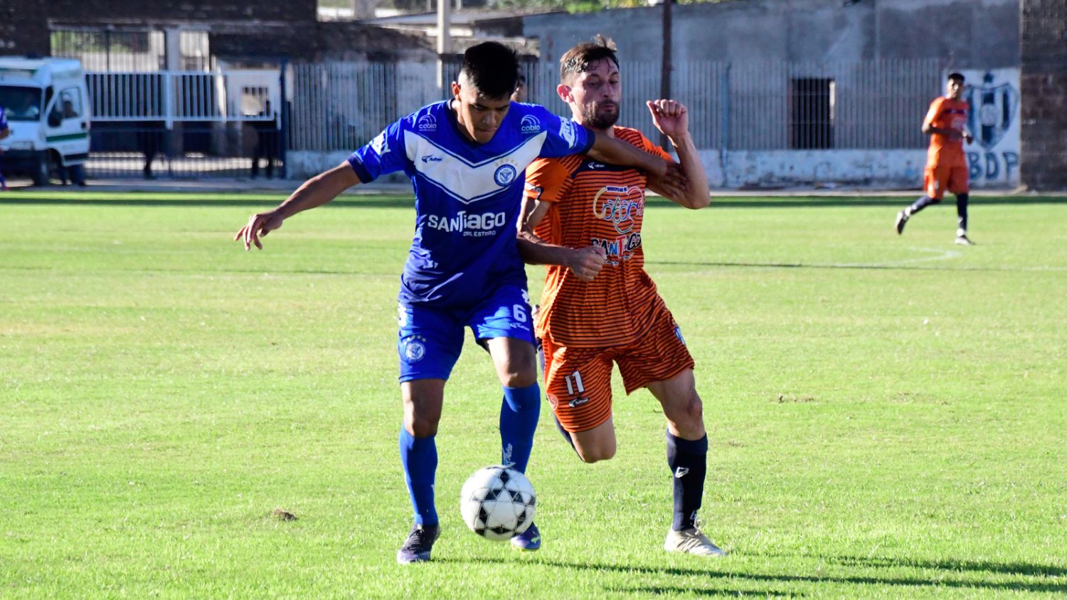 Sarmiento y Vélez de San Ramón quedaron mano en un duelo clave por la ...