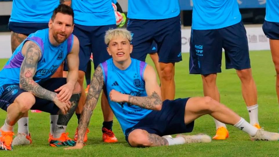 Messi y Garnacho compartieron el equipo de la tercera de práctica de la ...