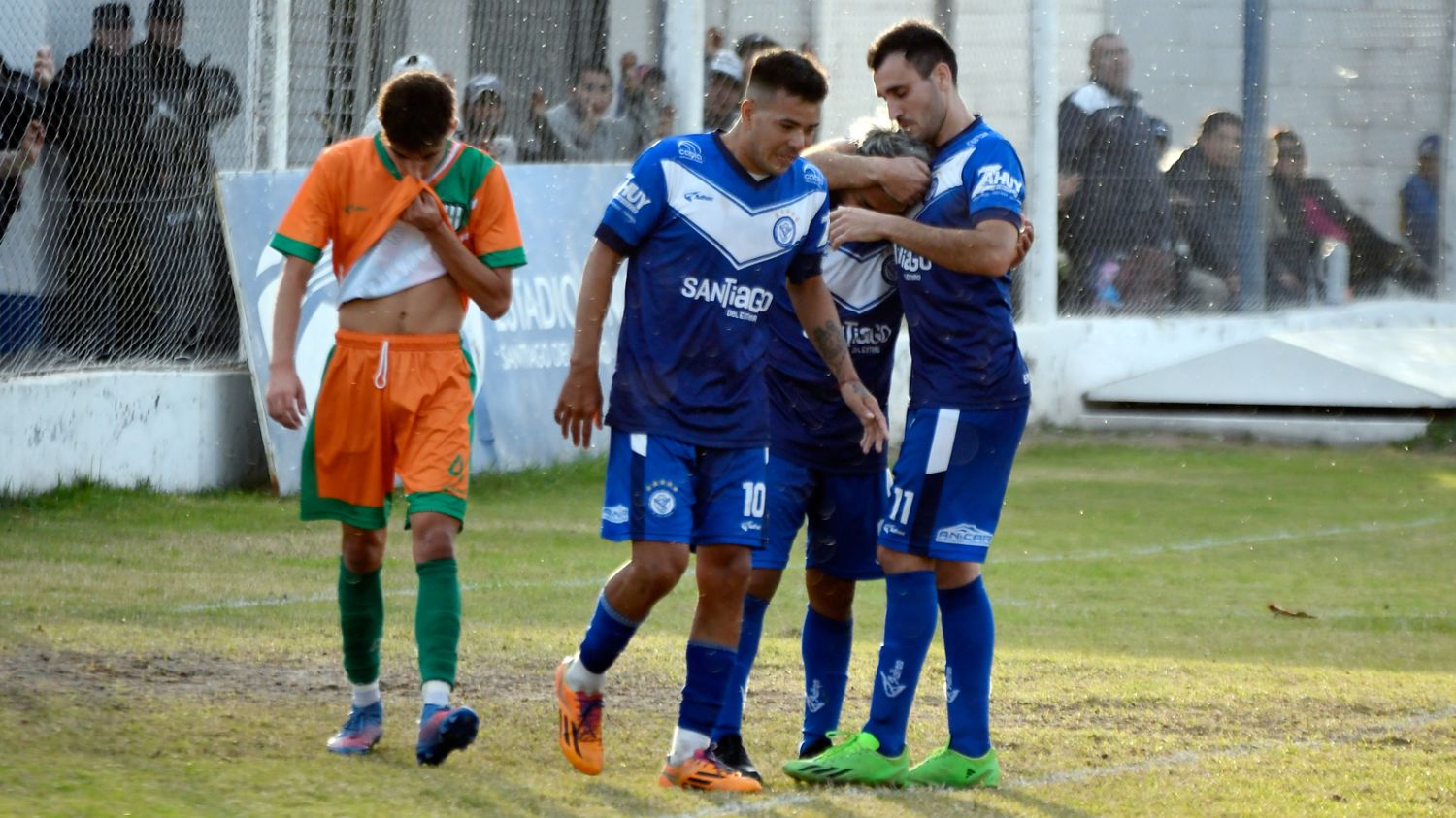 Vélez de San Ramón aplastó a Banfield y se mantiene firme como líder de ...