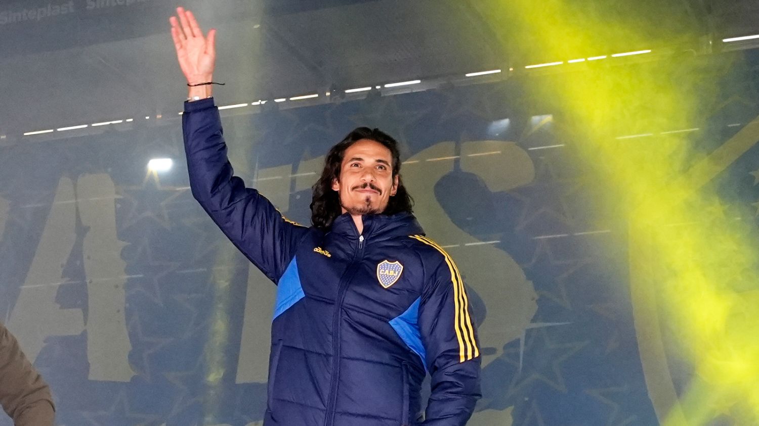 Boca presentó a Cavani en la Bombonera: “Voy a defender esta camiseta ...