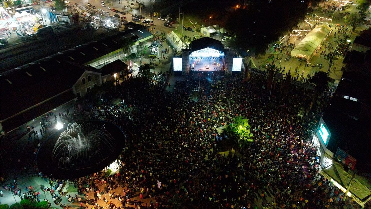 Con una gran multitud La Banda festejó sus 111 años - Diario Panorama