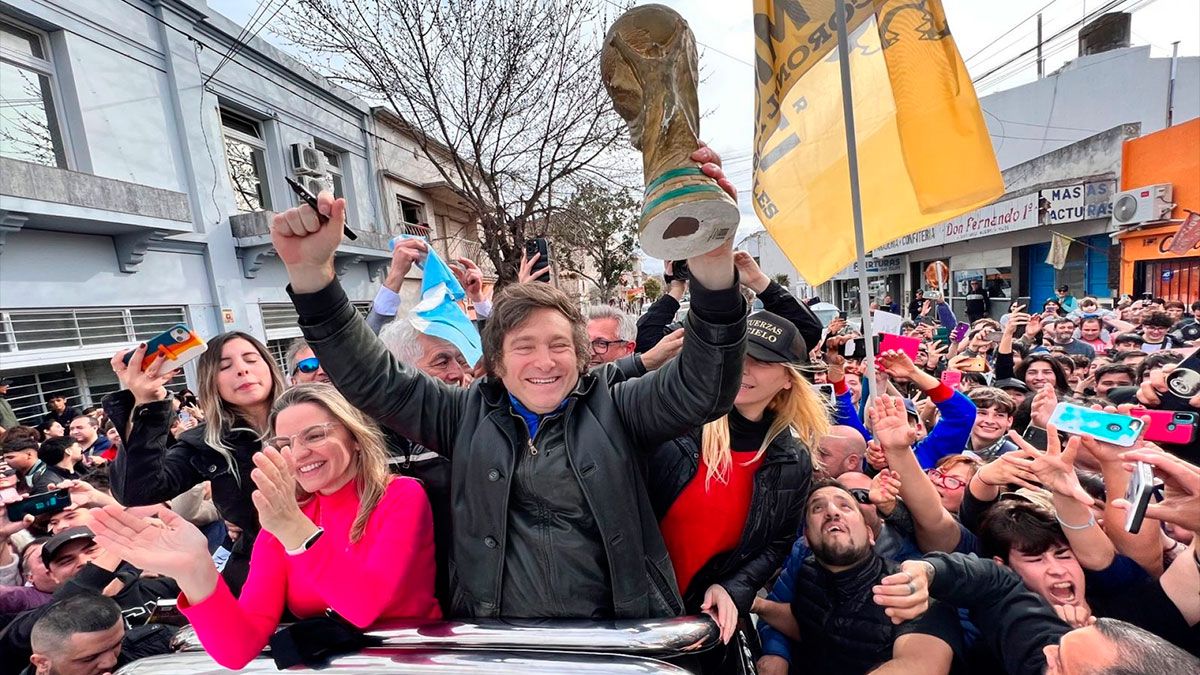 Javier Milei cierra hoy su campaña electoral en la capital de Córdoba ...