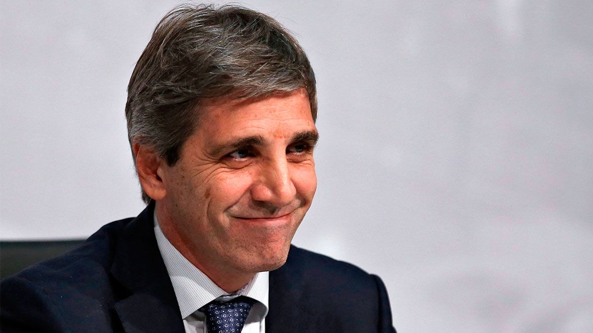 Luis Caputo prometió “dejarlo todo para darle una alegría a los ...