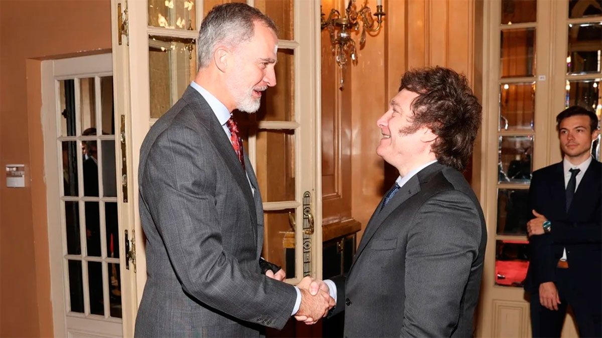 El Rey Felipe VI fue recibido por Javier Milei en el Palacio San Martín ...
