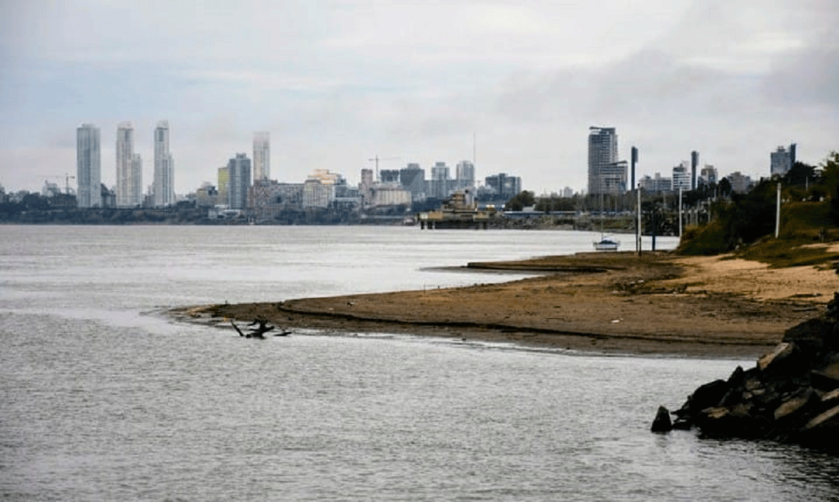 Buscan a dos jóvenes que cayeron al río en el Gran Rosario - Diario ...
