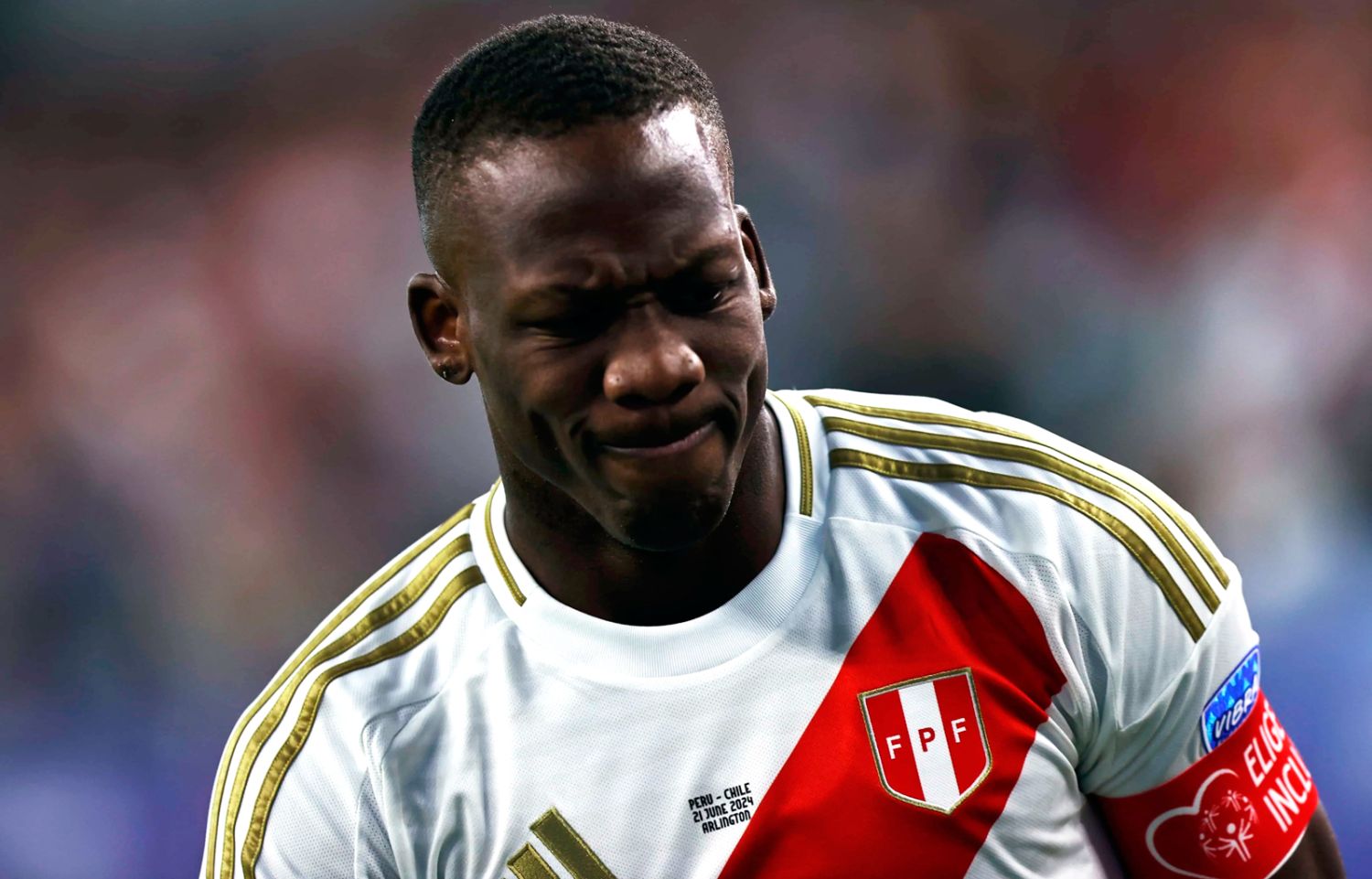 Alarma en Boca por Advíncula: salió lesionado en el debut de Perú ...