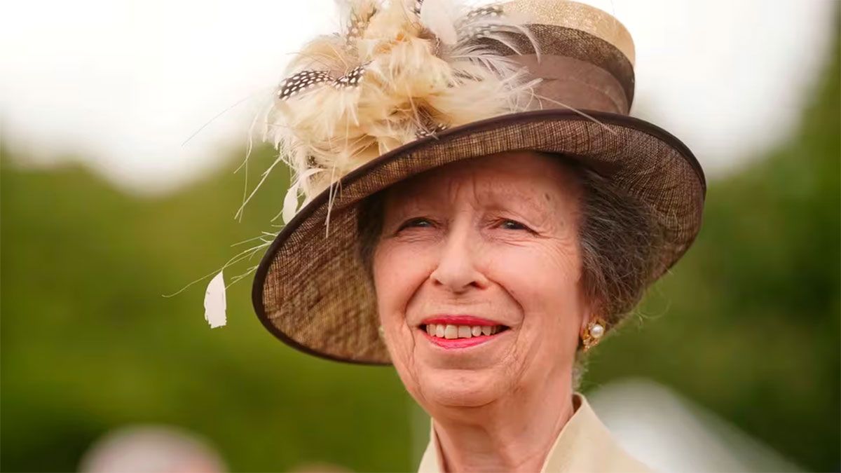 Internan a la princesa Anne, la hermana del rey Carlos III, tras sufrir ...