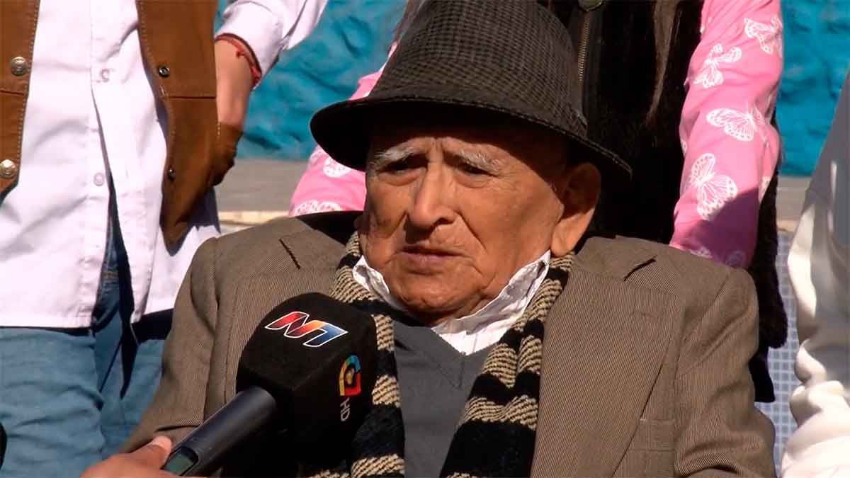 Amadeo Raúl Melián cumplió cien años y los festejó con su familia y ...