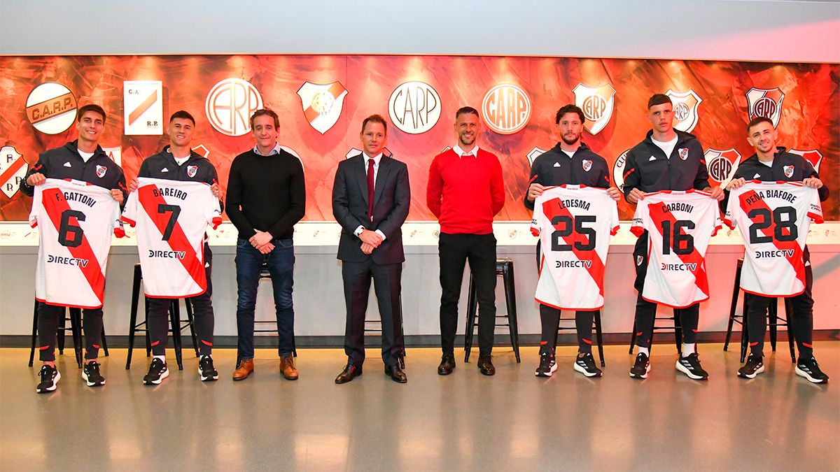 River presentó a sus flamantes refuerzos: Ledesma, Carboni, Bareiro ...