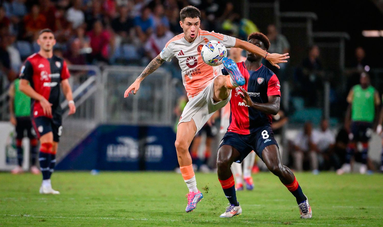 Roma, con Soulé como titular y Dybala en el banco, igualó ante Cagliari ...