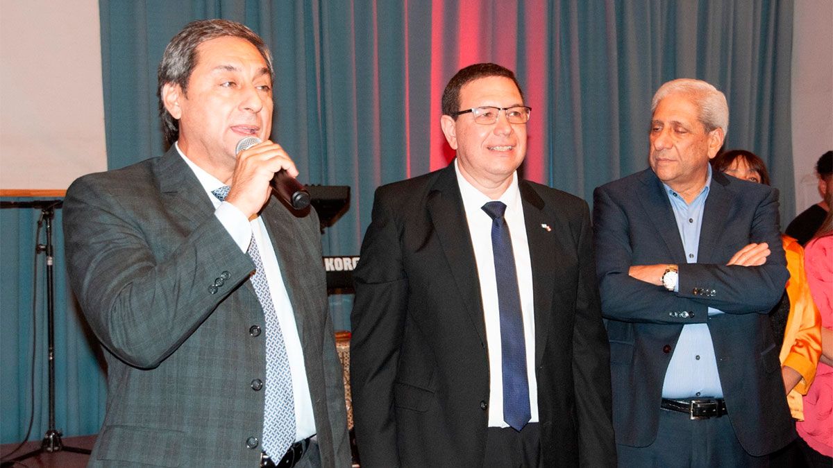 El vicegobernador Carlos Silva Neder asistió a la cena organizada en el ...