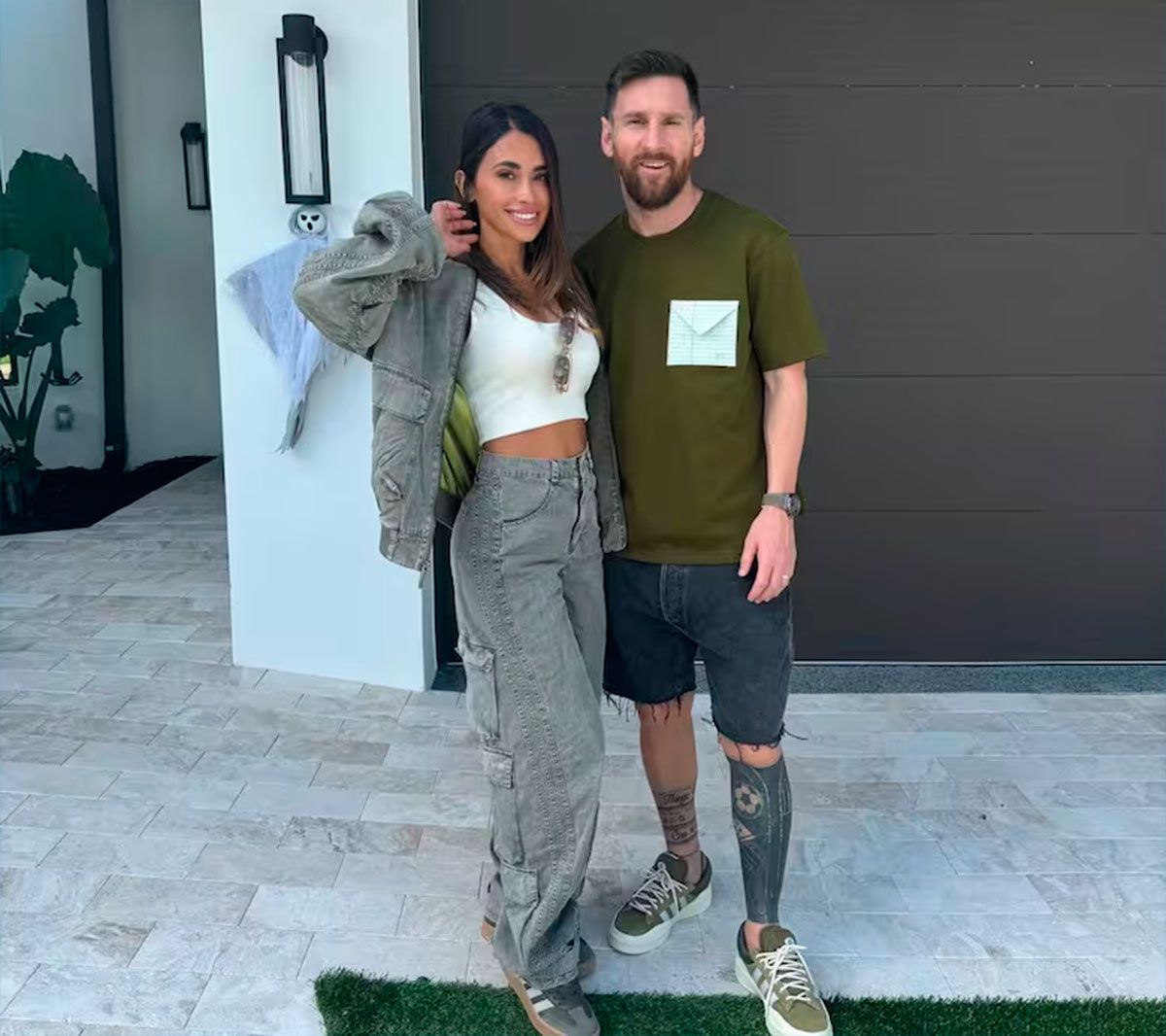 Lionel Messi y Anto Roccuzzo revolucionaron las redes con sus looks ...