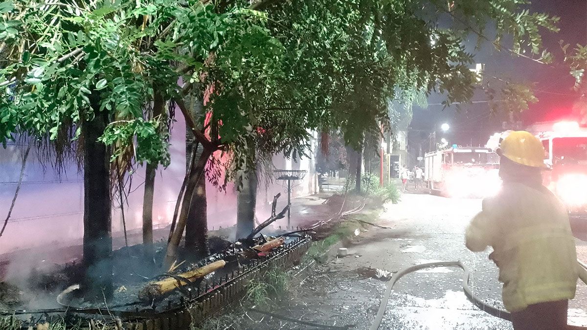 Un incendio en pleno centro santiagueño alertó a bomberos y policía ...