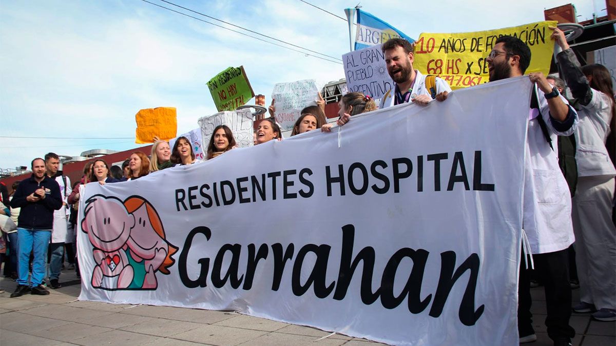 La Iglesia se solidarizó con los médicos del Garrahan y cuestionó al ...