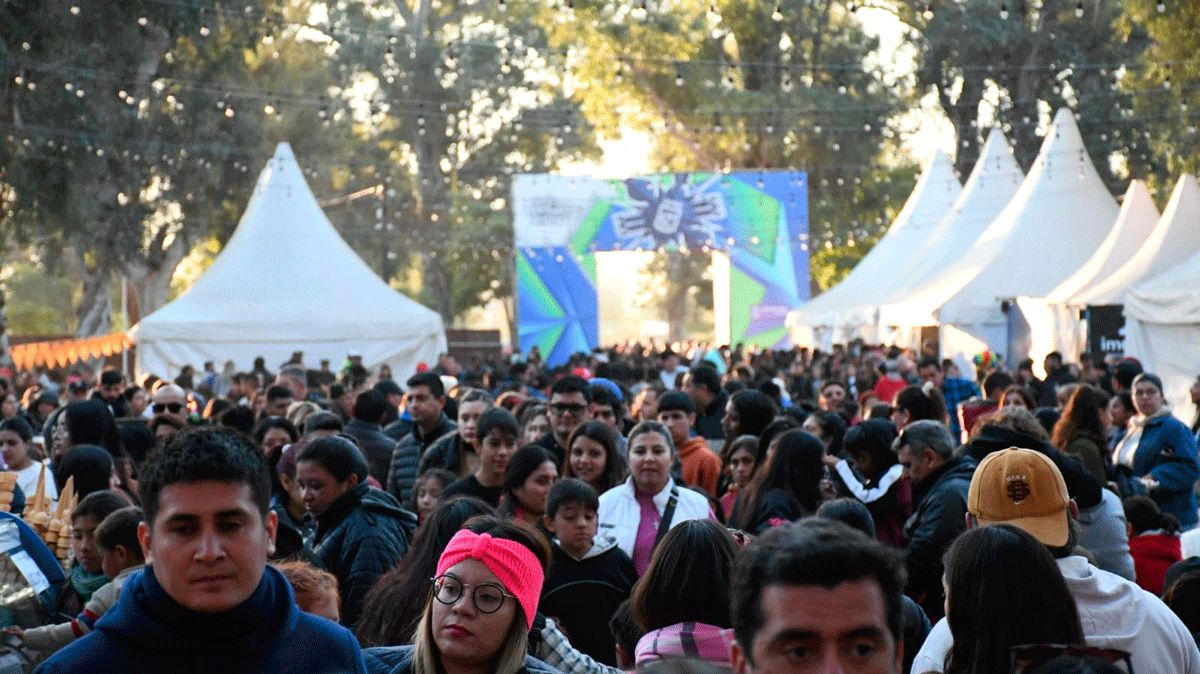 La Madre de Ciudades está de fiesta: la Feria Artesanal 2025 abre sus ...