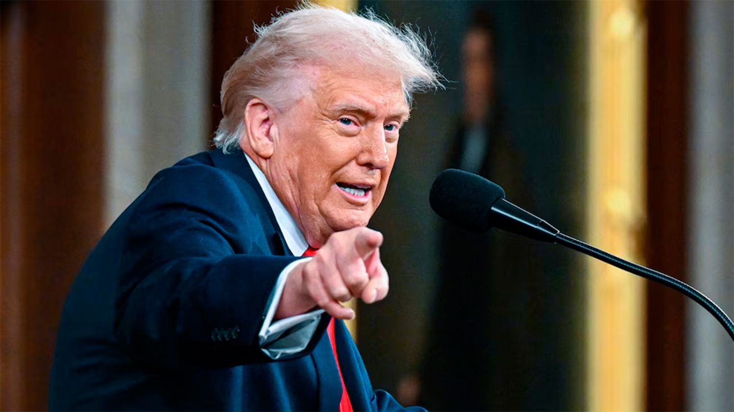Donald Trump advirtió que Cuba “vive sus últimos momentos de vida ...