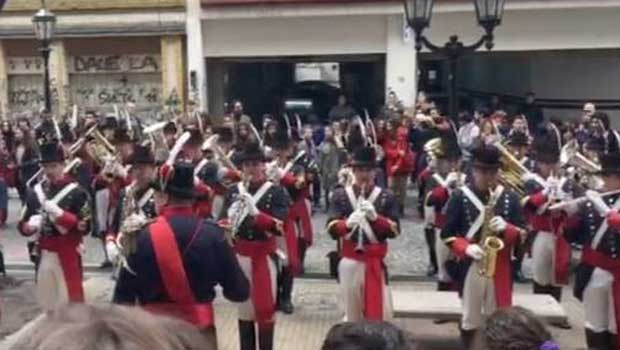 El Regimiento de Patricios y su versión de un clásico de los Redondos ...